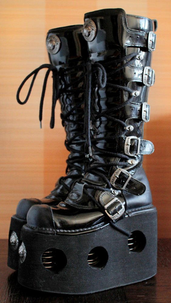Black Vintage Boots – I Want It Black